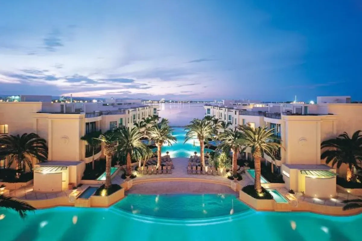 2022’s Best Honeymoon Resorts – ALT Swim